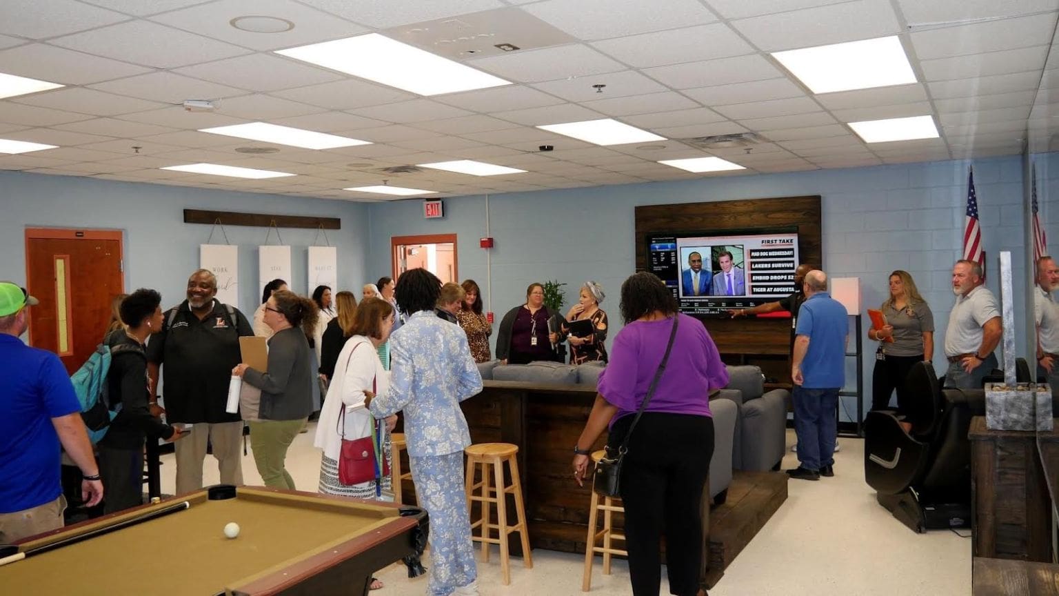 Leesburg High School Unveils New Family Lounge In Ribbon Cutting Ceremony
