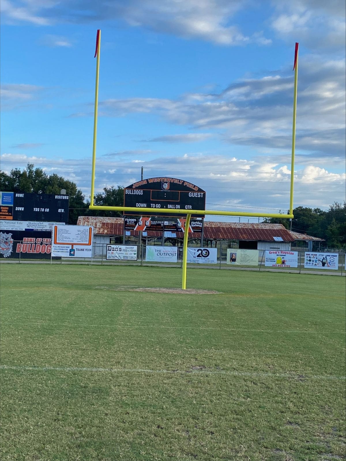 Umatilla High Installs New Football Goalposts From Donors