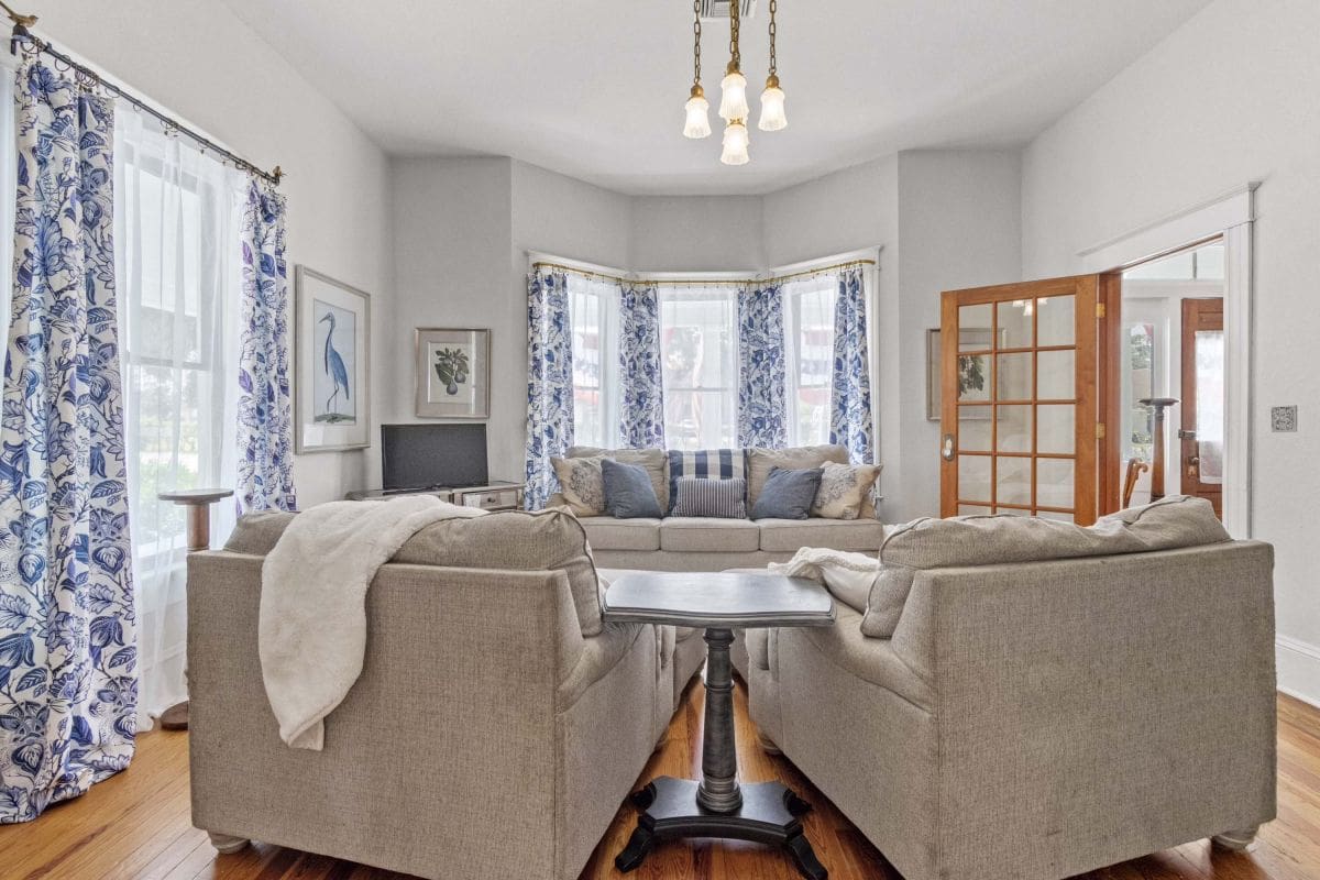 Historic Graham Manor Opens Its Doors for a Unique "Sip and See"