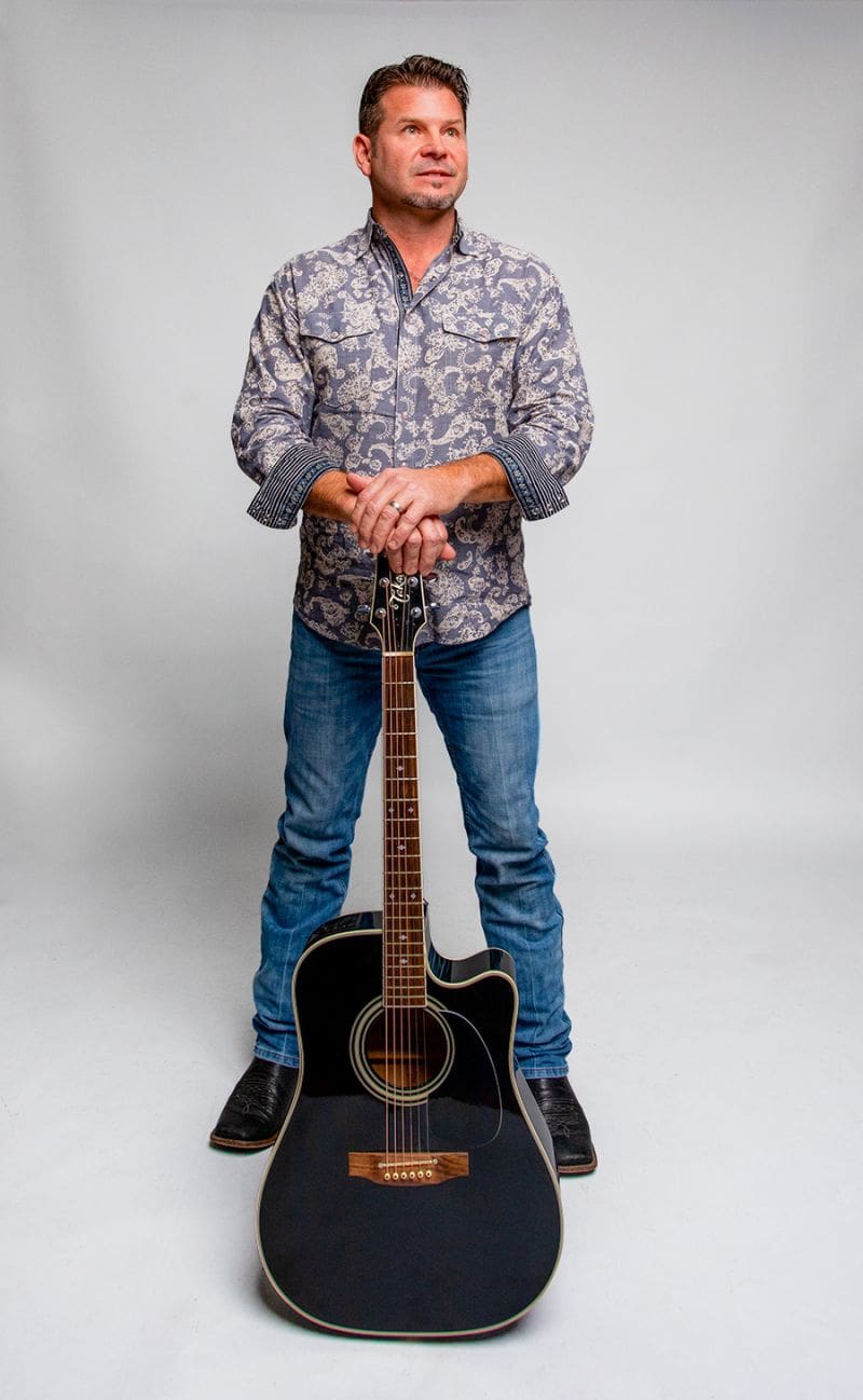 Got Talent: Country Singer Commutes to Nashville but Stays Grounded at ...