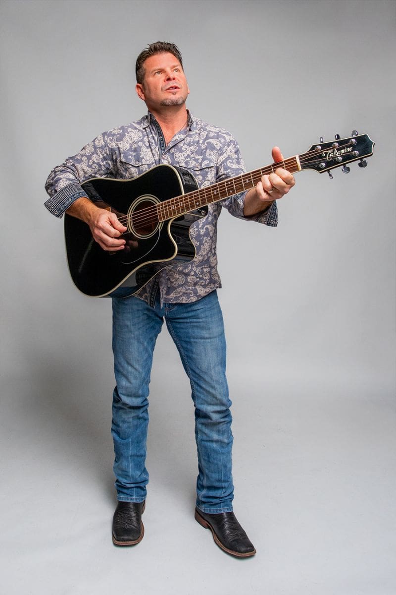 Got Talent: Country Singer Commutes to Nashville but Stays Grounded at ...