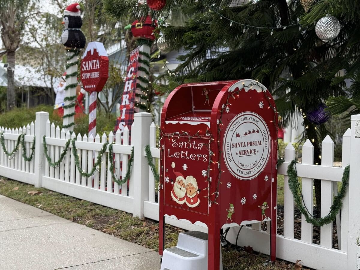 Santa's Mailbox Returns to Mount Dora, But There's An Elf Missing This ...
