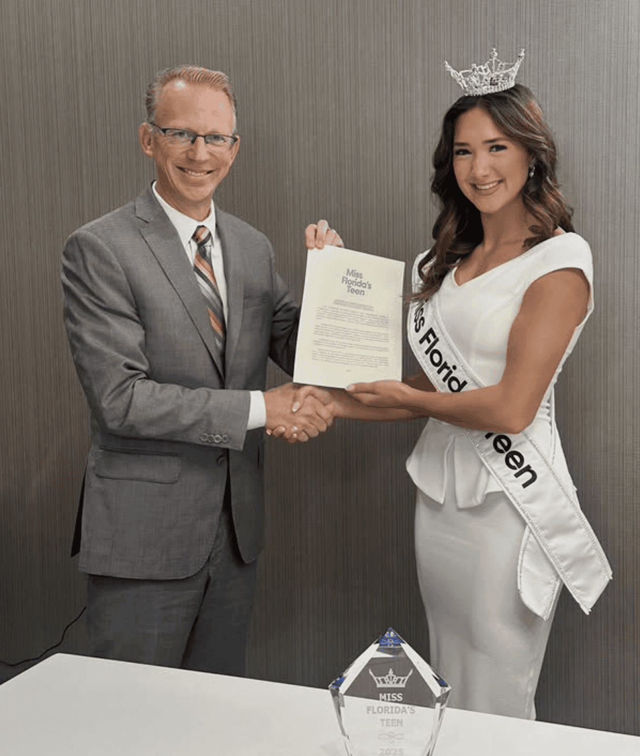 Lake Minneola High Graduate Noelle Schnacky Wins Miss Florida Teen 2025