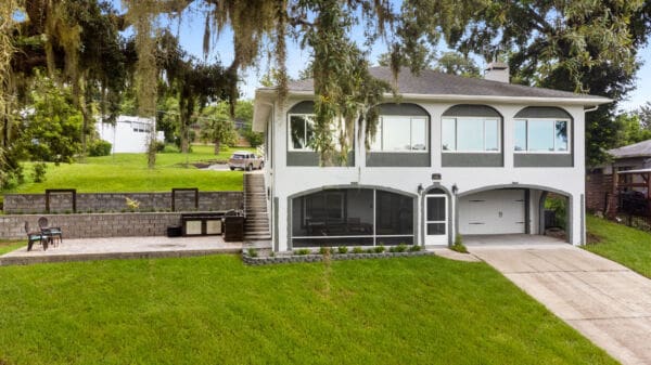 Escape to Elegance: Lakefront Living on Lake Gracie in Eustis.