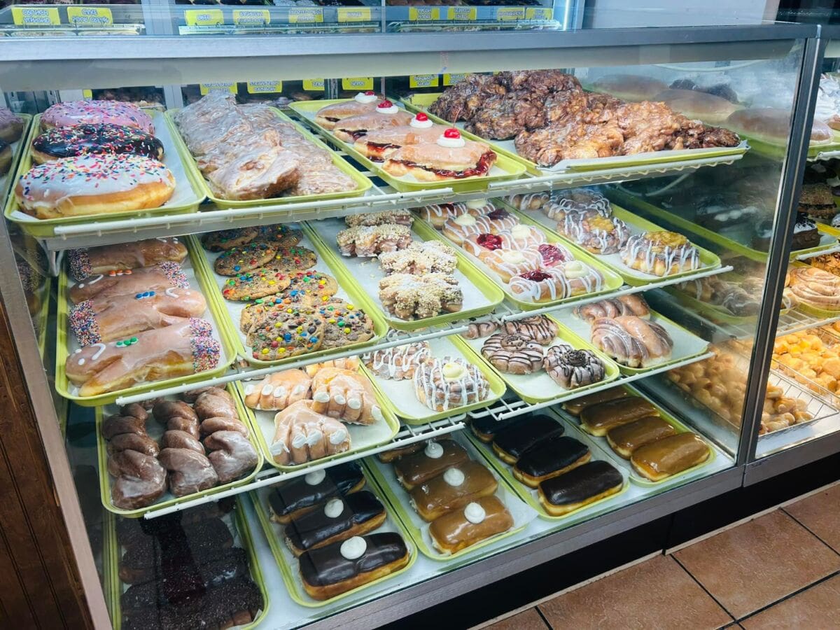 Donut King Blends Tradition and Taste in Central Florida Staple