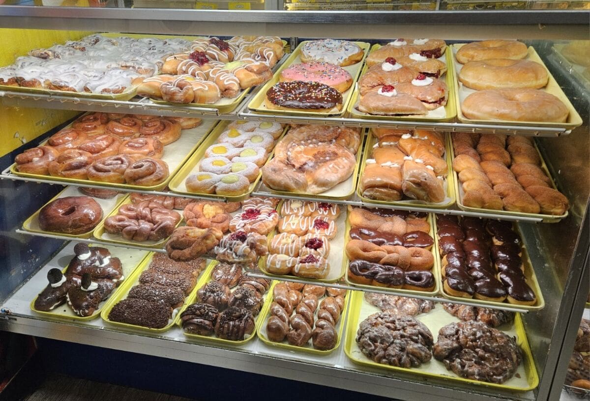 Donut King Blends Tradition and Taste in Central Florida Staple